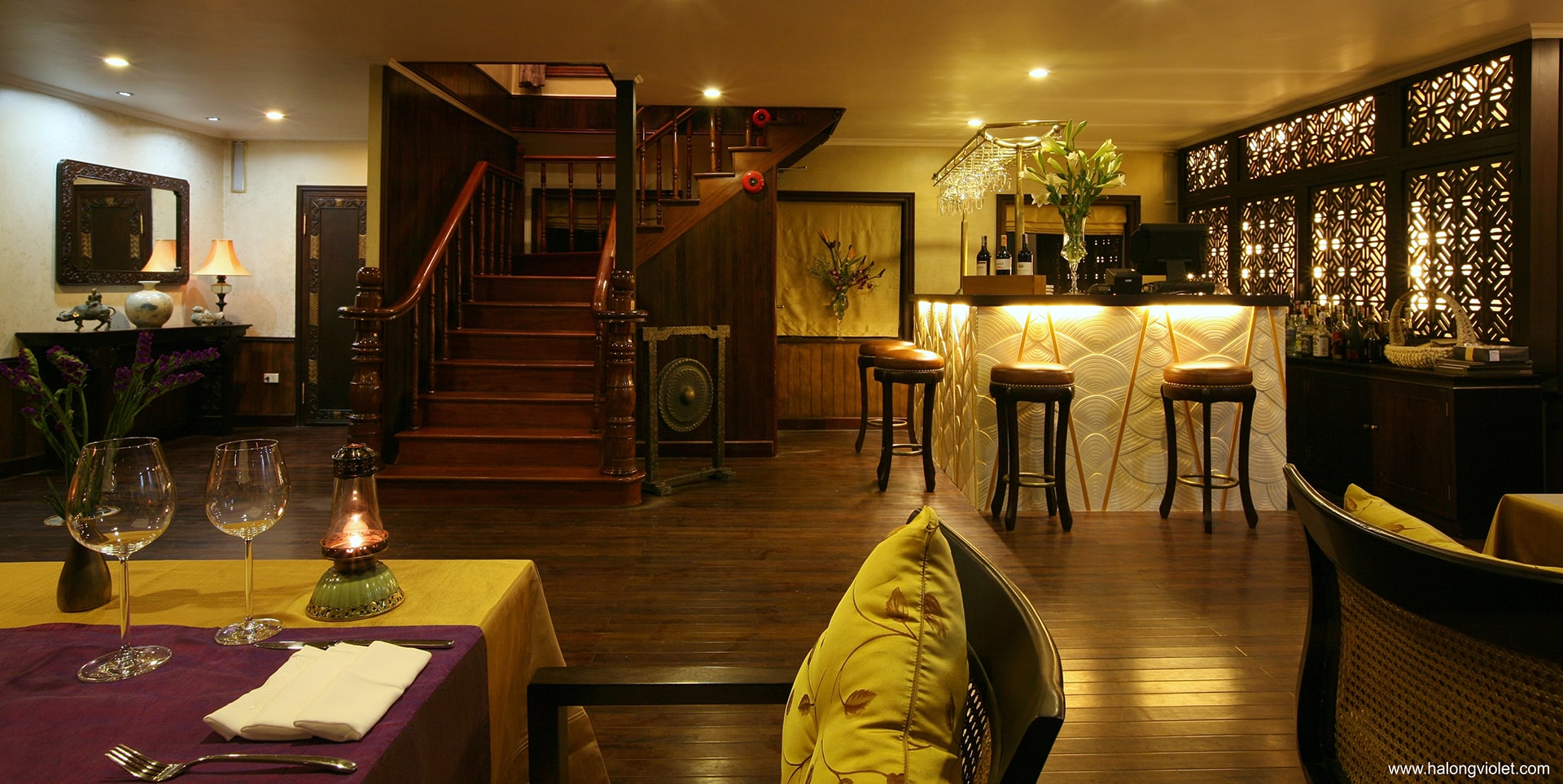 Halong Violet Boat – Asiatique Design