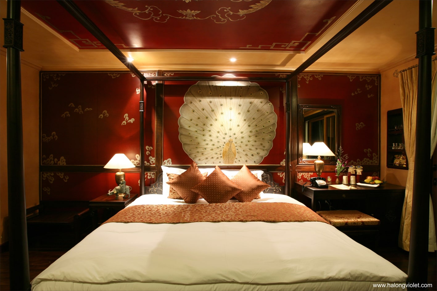 Halong Violet Boat – Asiatique Design